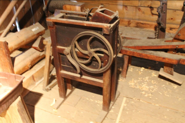 CORN SHELLER