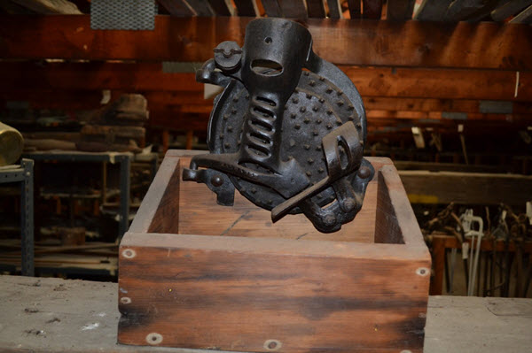 Handheld Corn Sheller